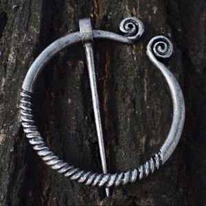 Accessories | Nwt Celtic Medieval Cloak Scarf Kilt Pin Brooch | Poshmark
